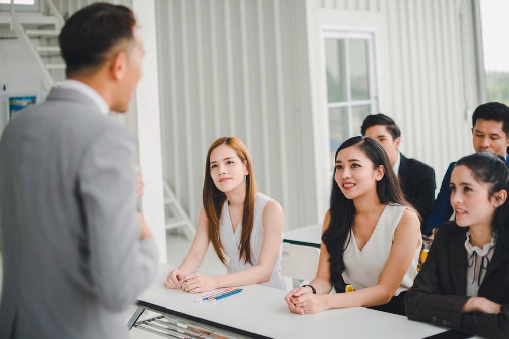 8 Tips Public Speaking yang Bisa Bikin Kamu Pede Bicara di Depan Umum ... 8 Tips Public Speaking yang Bisa Bikin Kamu Pede Bicara di Depan Umum ...
